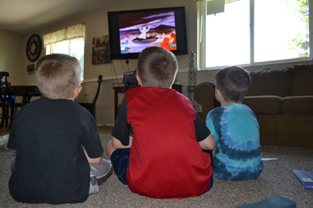 No Screen Time: 30-day Experiment with my Kids - Uplifting Mayhem