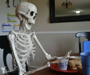 30 HILARIOUS "Elf on the Shelf" Ideas for your Halloween skeleton ...