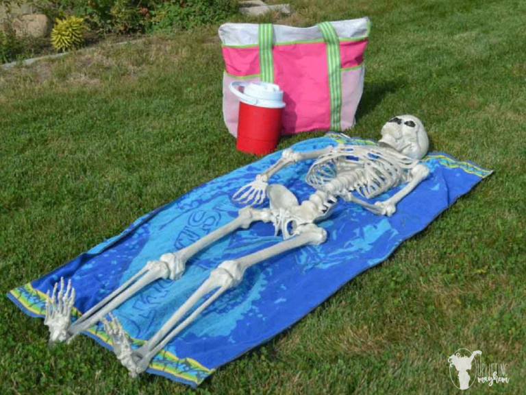 30 HILARIOUS "Elf on the Shelf" Ideas for your Halloween skeleton ...